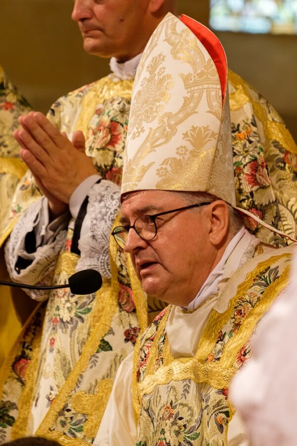 Ordinations sacerdotales conférées par Monseigneur Marc Aillet - FSSP - District de France
