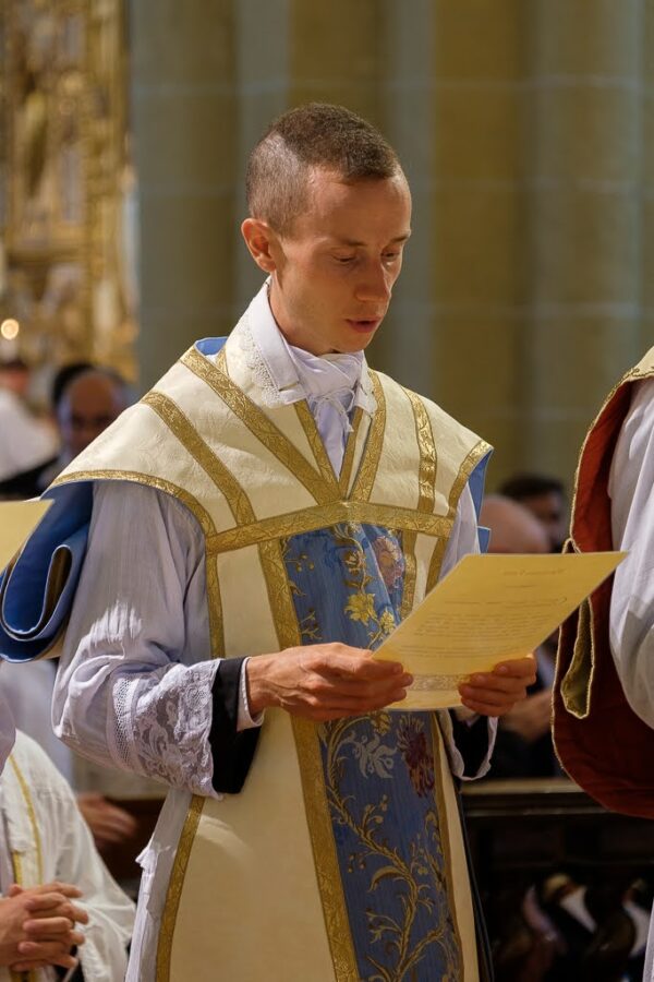 Ordinations sacerdotales conférées par Monseigneur Marc Aillet - FSSP - District de France